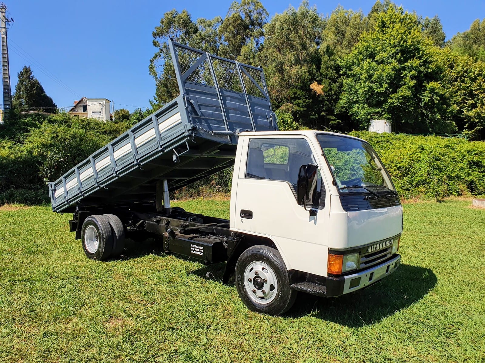 Mitsubishi Canter :: Inercubo