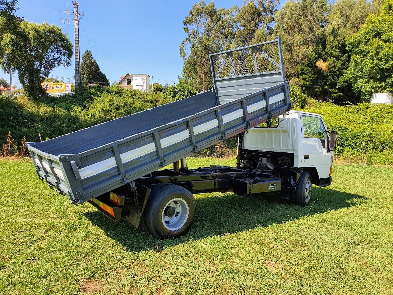 Mitsubishi Canter :: Inercubo