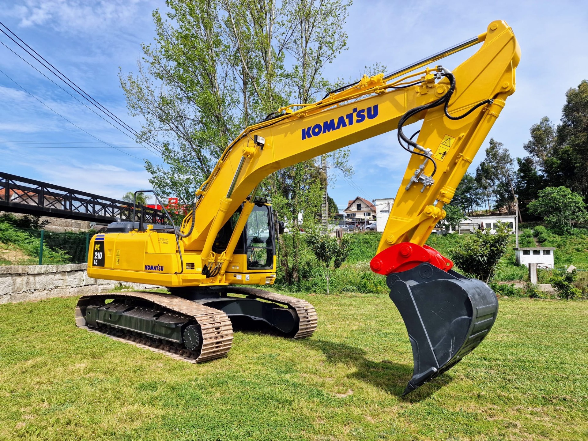 Komatsu PC 210 :: Inercubo