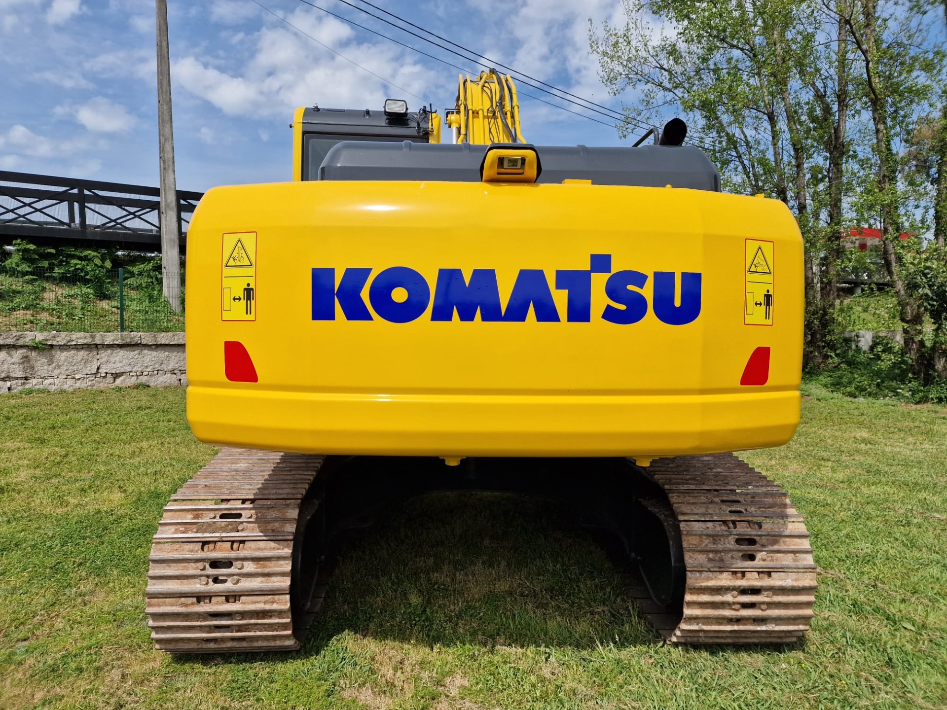 Komatsu PC 210 :: Inercubo